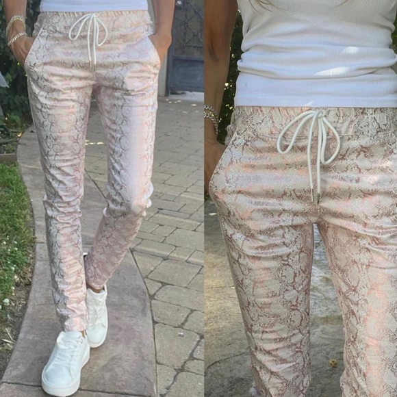 BEVY FLOG | Pants & Jumpsuits | Bevy Flog Nwot Shely Pant In Rose Gold ...